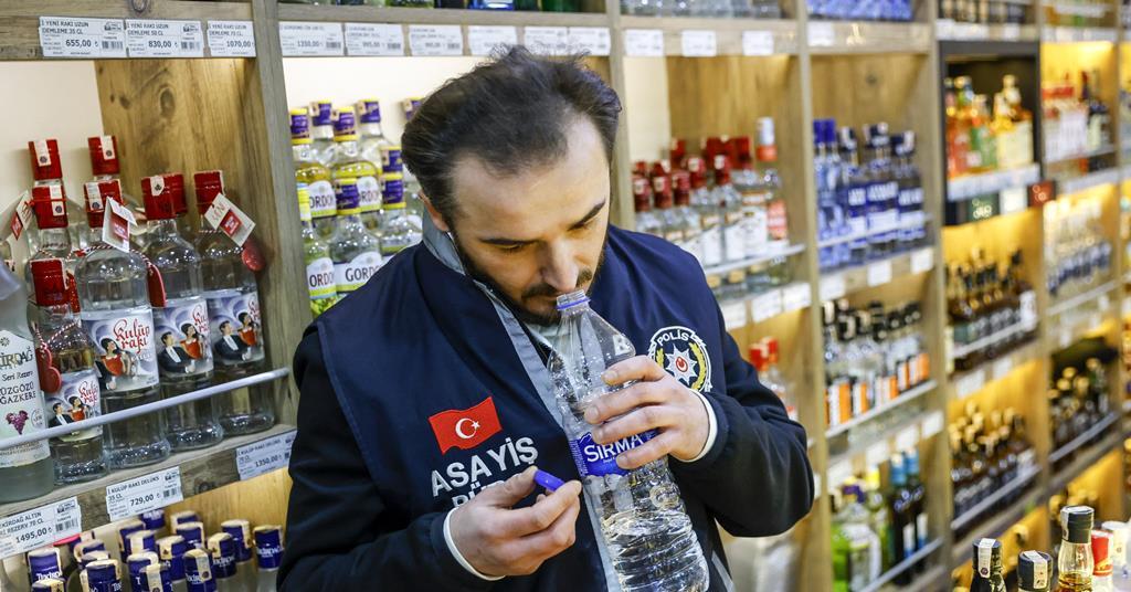 Methanol poisoning: how this toxic alcohol contaminates drinks and ...