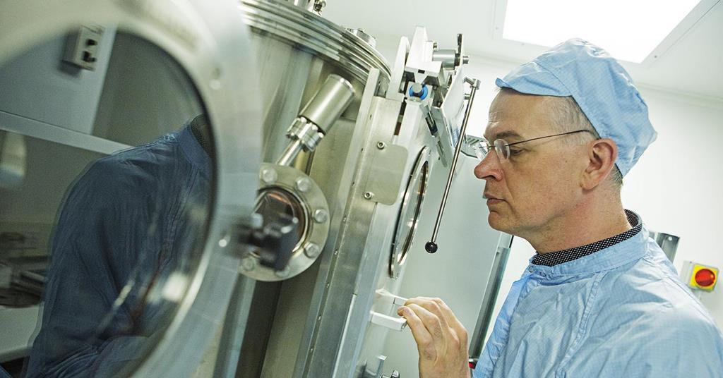 Chromosol’s silicon photonics system tackles data transfer bottleneck ...