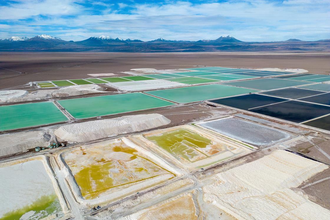 Sunlight-powered device harvests lithium from salty water | Research ...