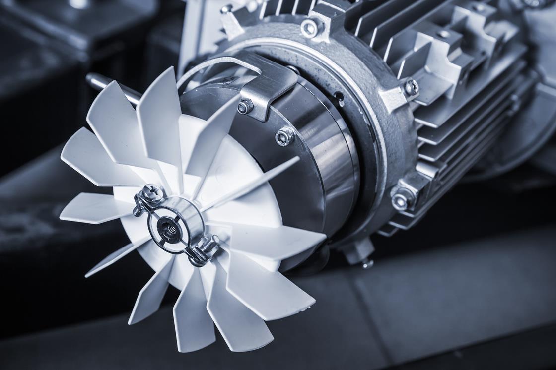 Molecular motor running on electricity mimics biological motors ...