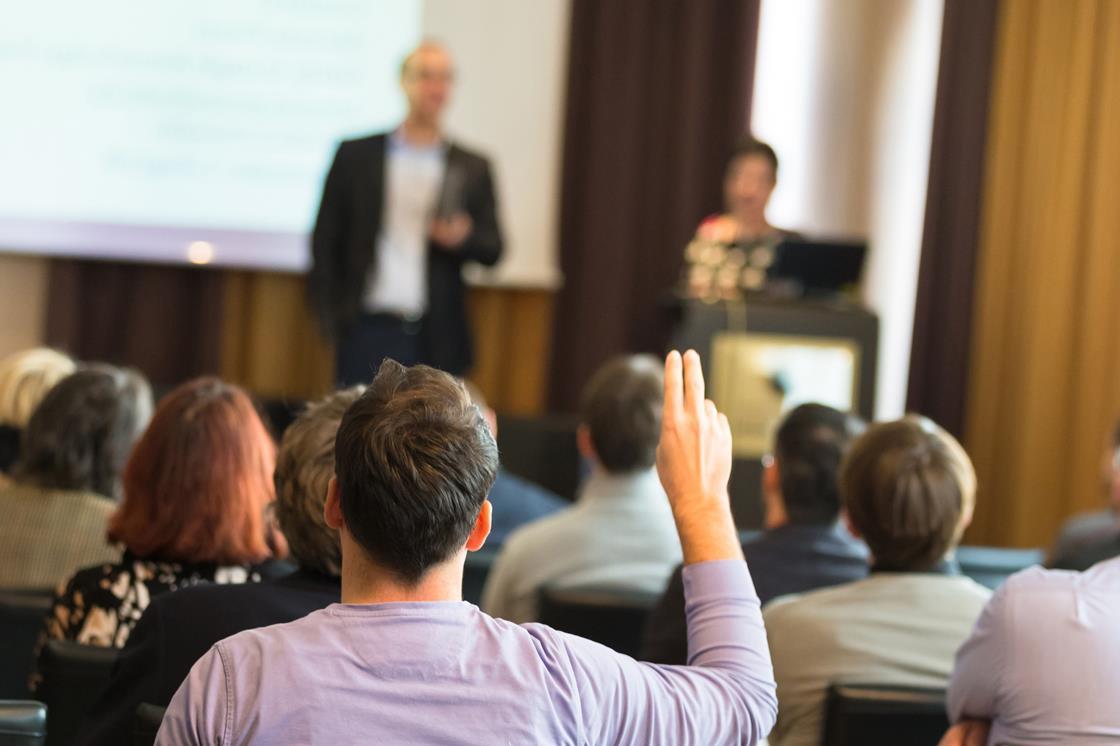 Do men actually ask more questions at science conferences than women ...