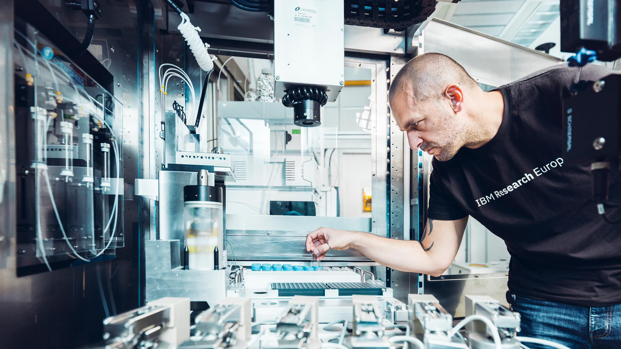 IBM试图简化机器人化学研究