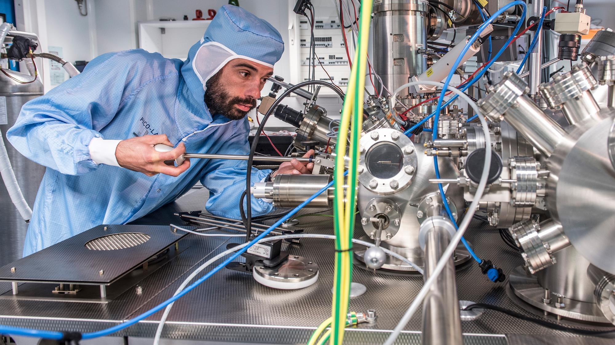 World's first nanocar race goes the distance | News | Chemistry World