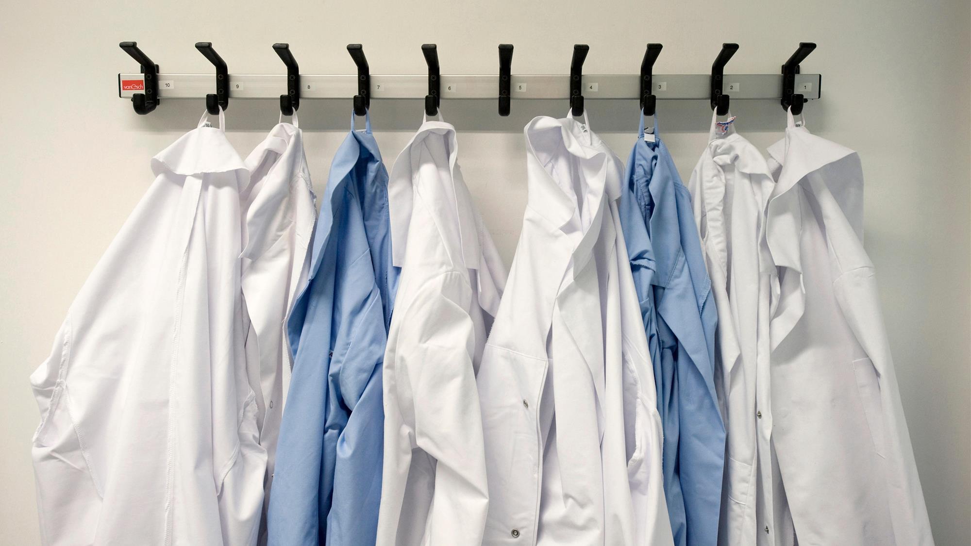 9 out of 10 scientists hate their lab coat | News | Chemistry World
