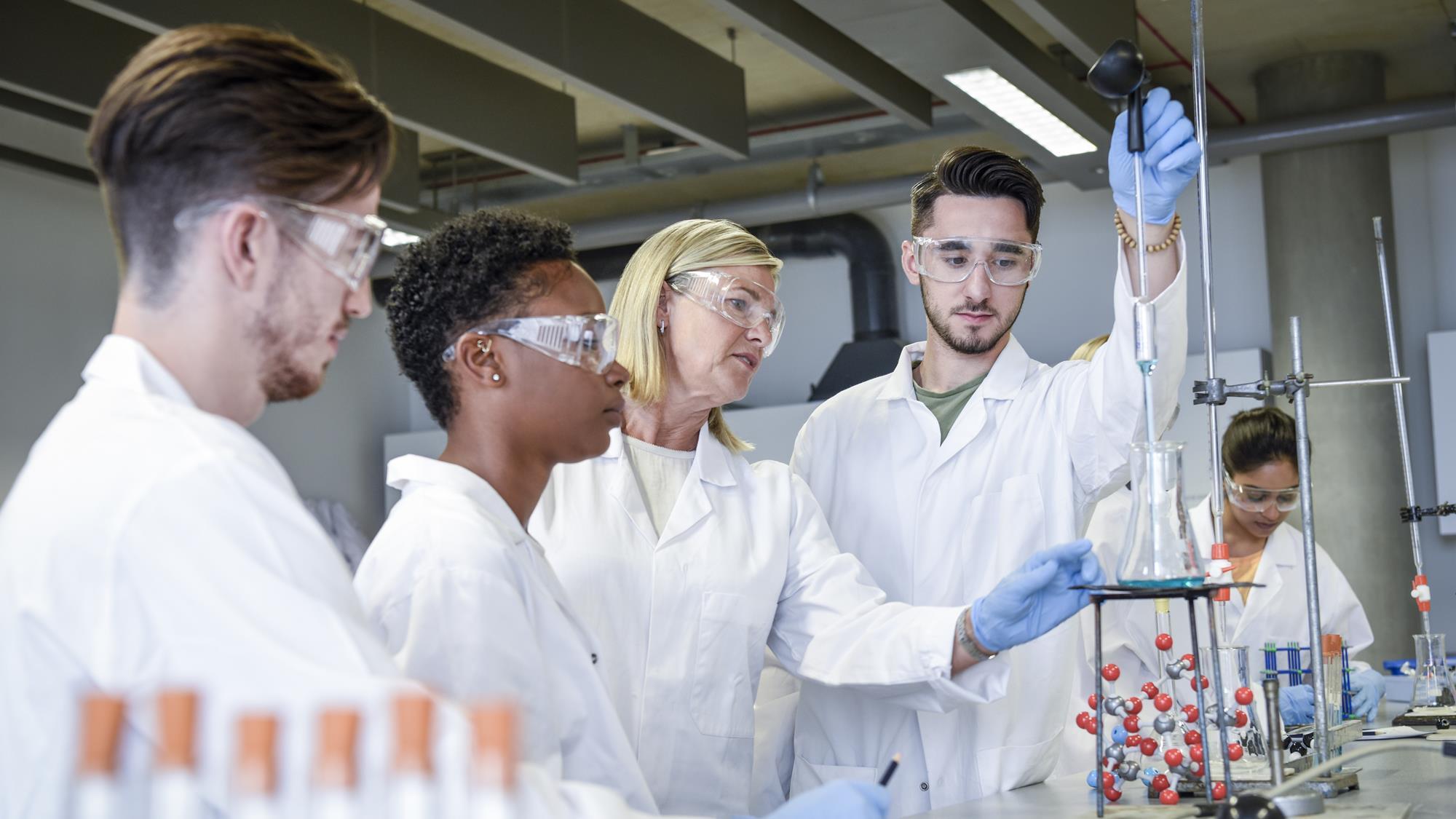 Watered-down apprenticeship could risk lab technicians’ career ...