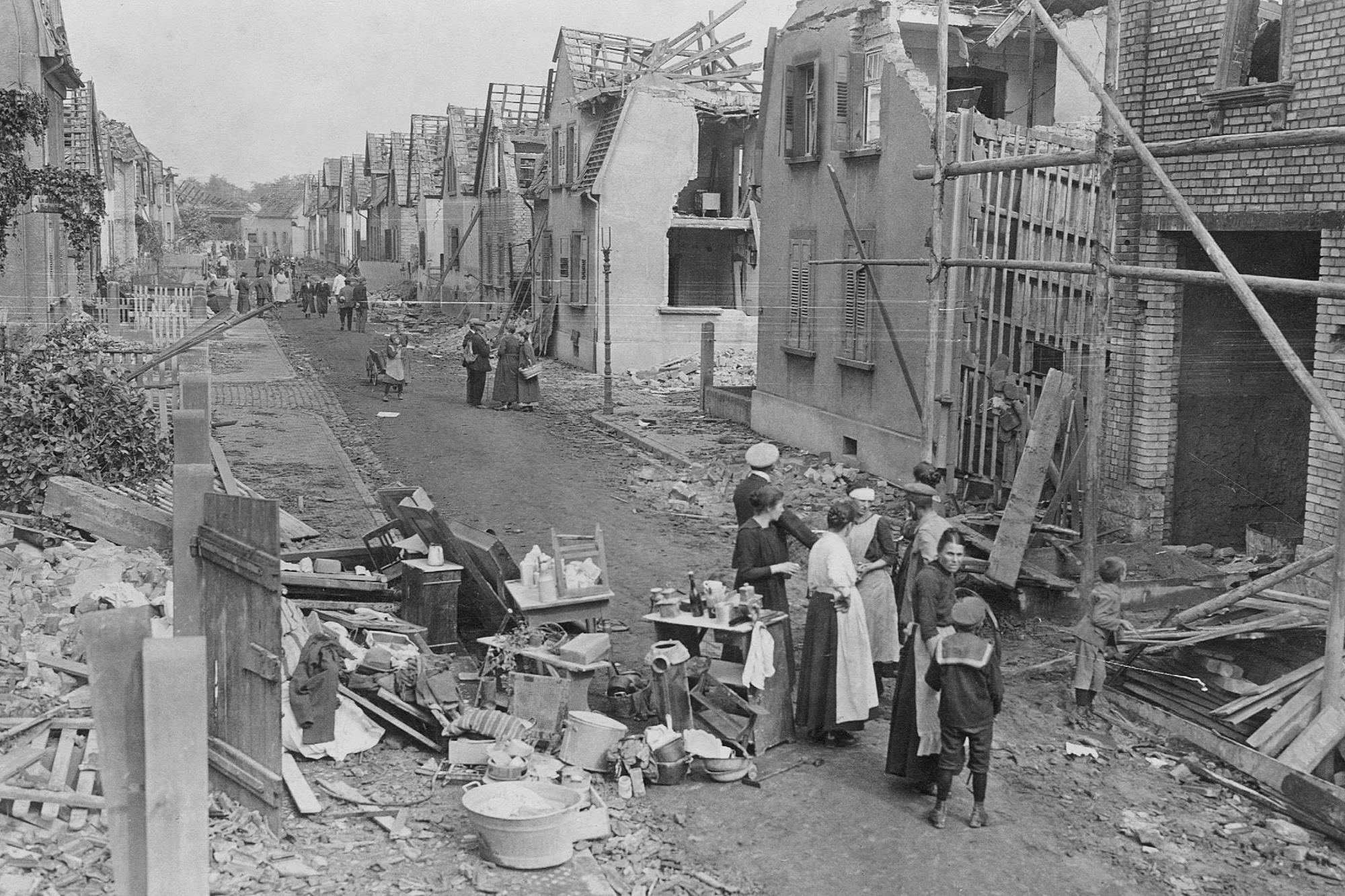 does nitric acid explode