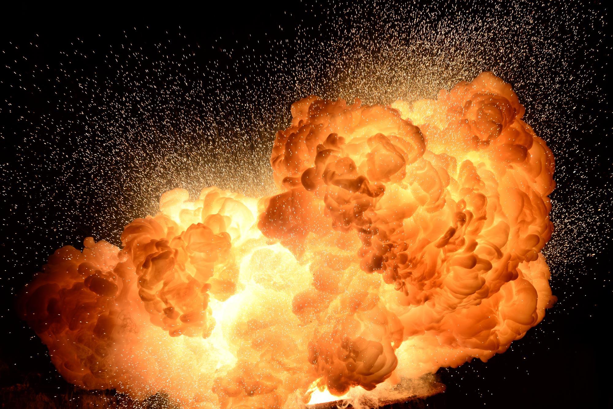 Trinitrotoluol Explosion Watch: Russia Deploys 'suicide Tank' Loaded