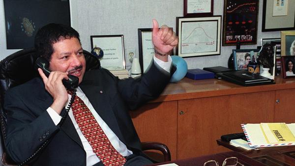 Ahmed Zewail’s Nobel prize and other possessions donated to Egyptian ...