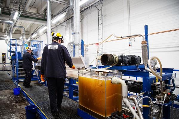 Recycling clothing the chemical way | Feature | Chemistry World