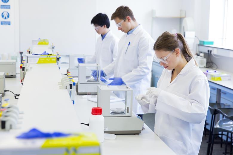 Do science courses need hands-on labs to be effective? | Opinion ...